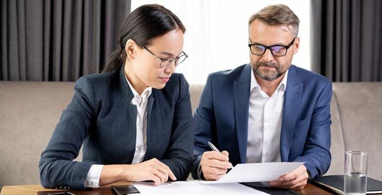 The Right Way to Go into Business with a Partner | GoSmallBiz.com